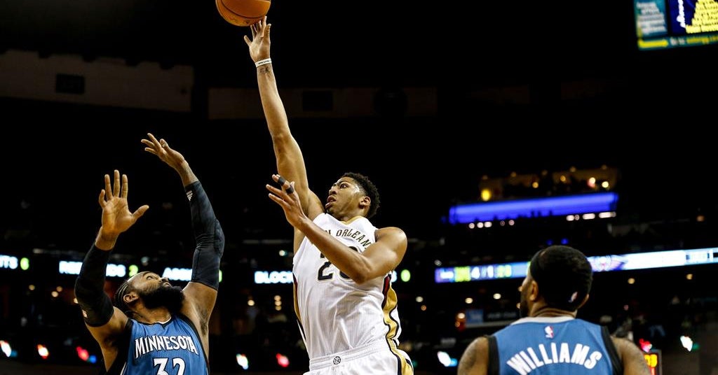 Pelicans' Davis blocks two shots in three seconds