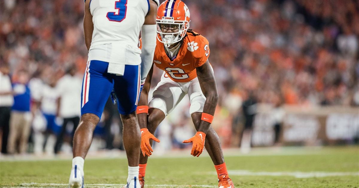 Clemson CB Fred Davis II announces UCF transfer
