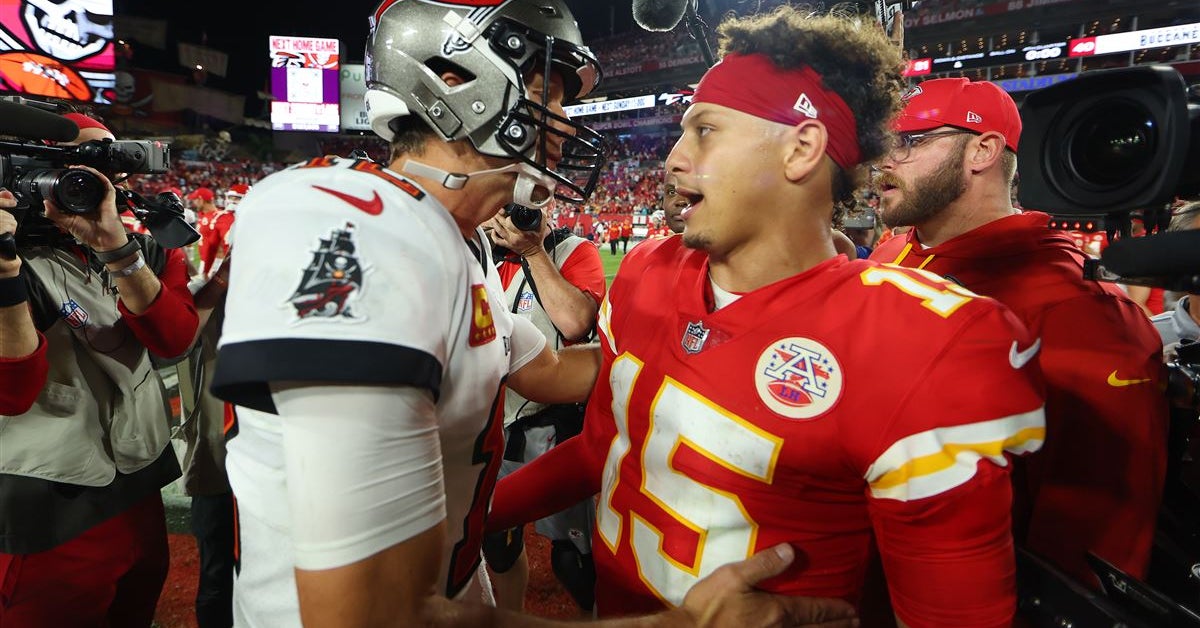Tom Brady interviews Patrick Mahomes, talks leadership role