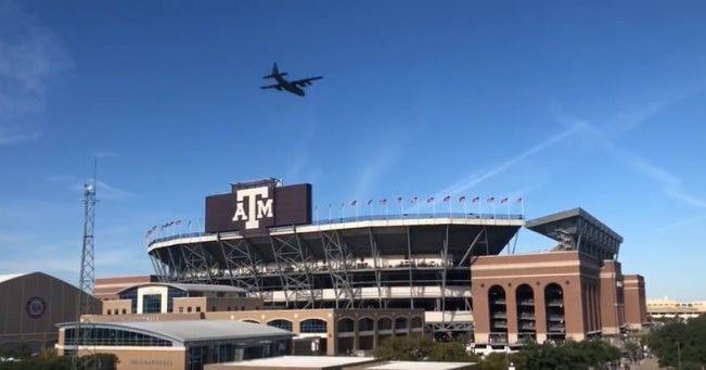 WATCH: Impressive C-130 flyover at Kyle Field before UTSA game