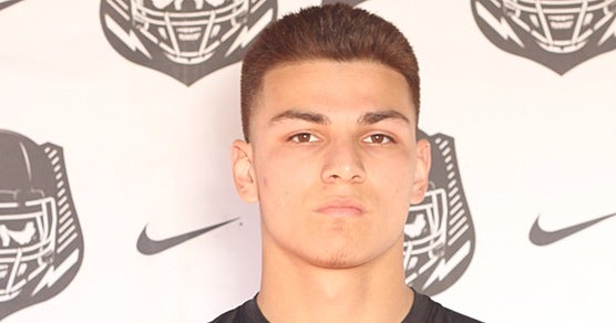 Two-way athlete Chris Paz visiting Hawaii