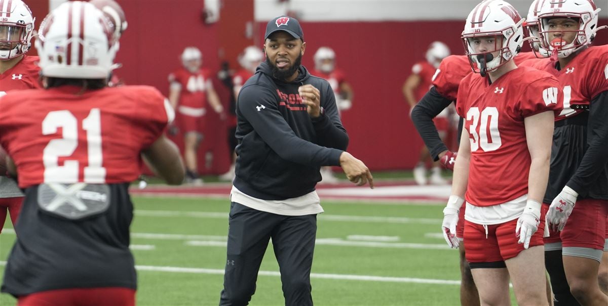 Badgers visit 6-foot-3 cornerback