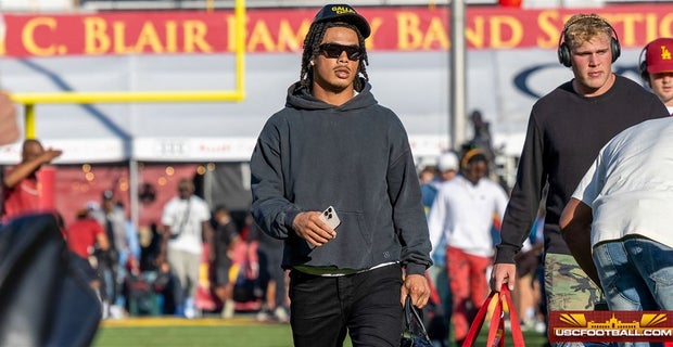 DRIP CHECK: USC arrives in style for Arizona game