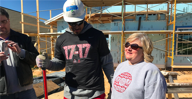 Habitat for Humanity work day a reunion for Hurts, Smith family