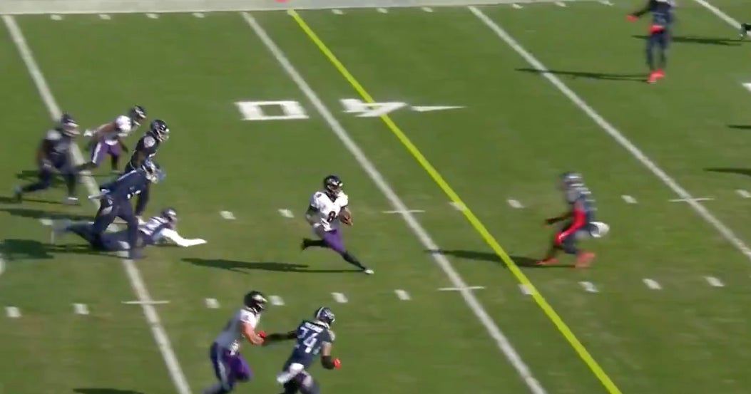 WATCH: Lamar Jackson runs 49 yards for touchdown on 3rd-and-9