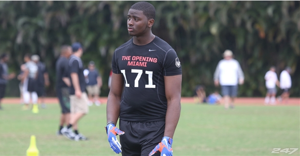 DE Eric Mitchell visits first UF game
