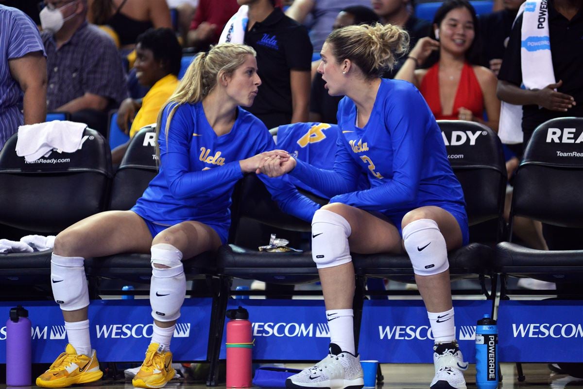 Photos: Women's Volleyball drops conference opener to USC 3-1