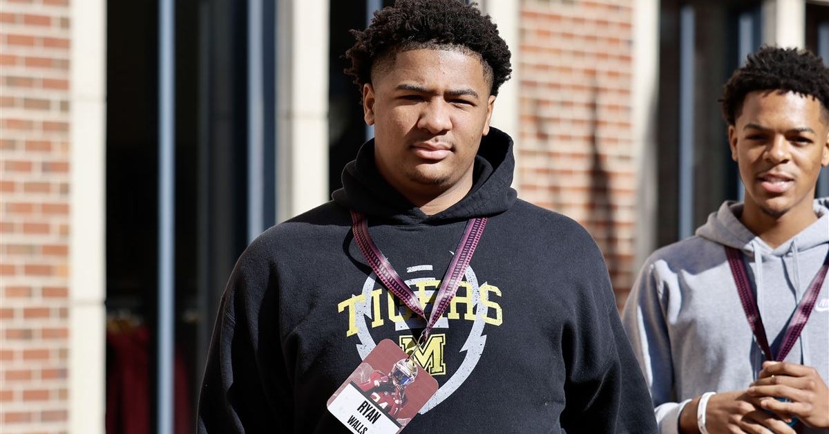 Louisville extends offer to Murray High OL Ryan Walls