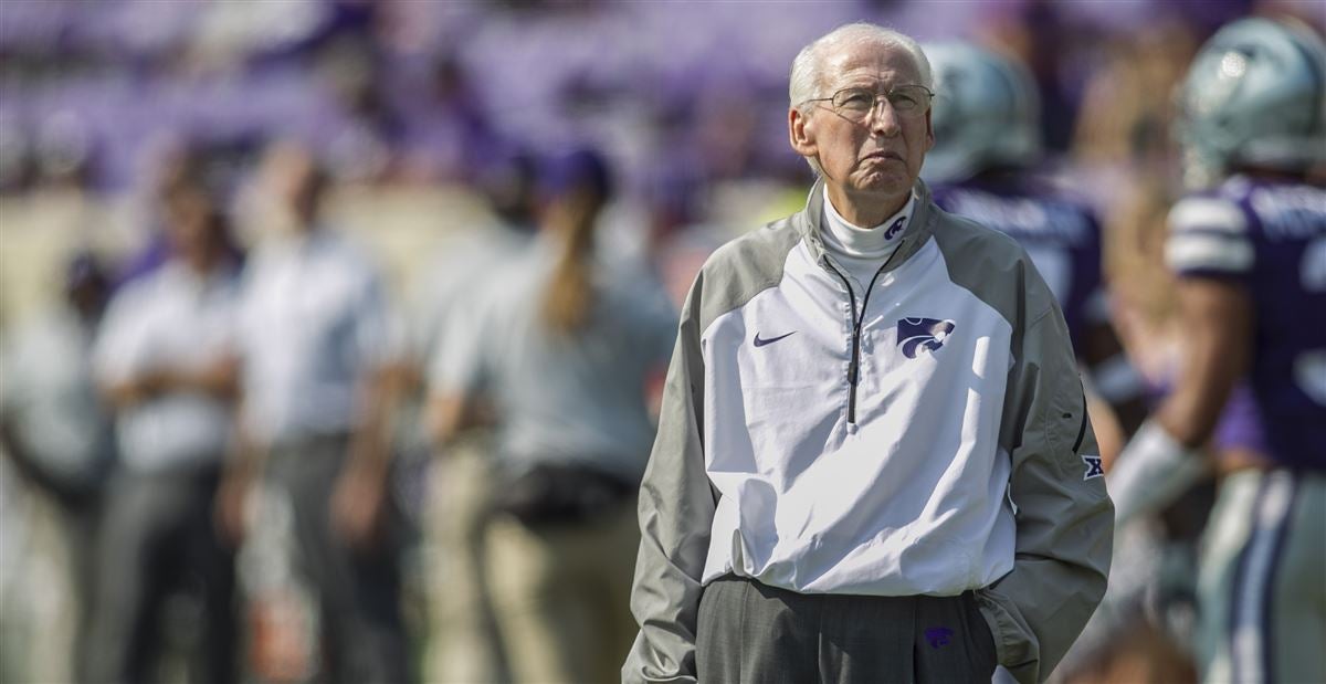 LOOK: Horns give Bill Snyder signed card for 78th birthday