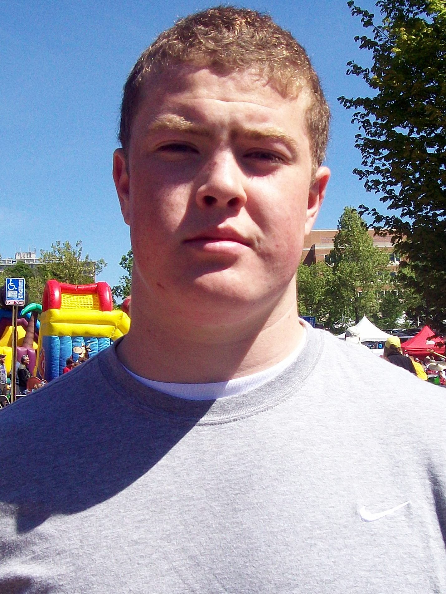 Hall draws plenty of early interest