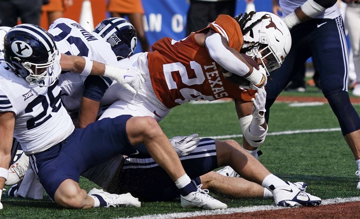 Texas run game rises to the occasion — for the most part — in 35-6 win ...