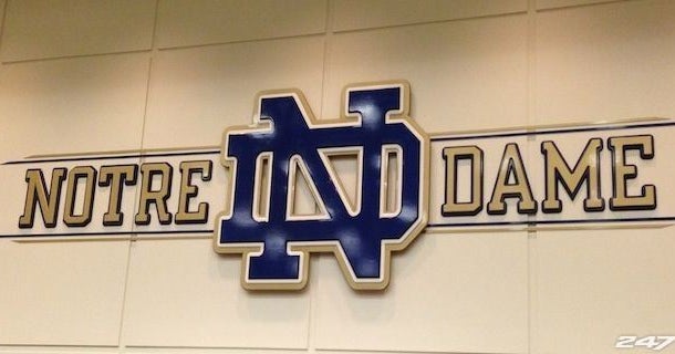 Former Irish player, wife suing Notre Dame over brain injuries Former Irish player, wife suing Notre Dame over brain injuries