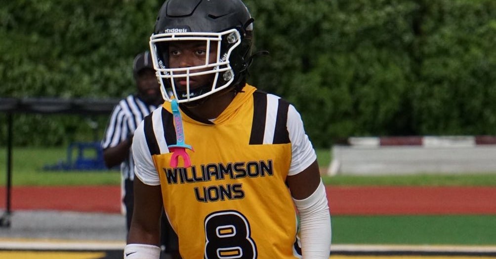 South Carolina extends offer to Captain Munnerlyn Jr.