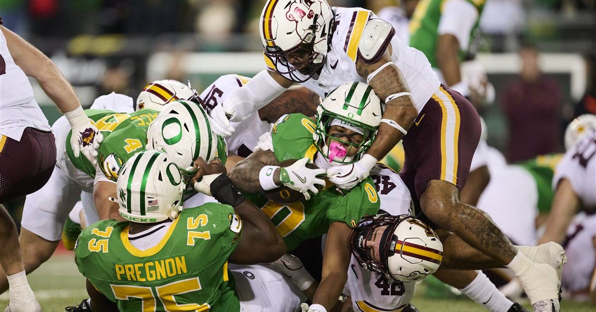 PFF grades and snap counts from Minnesota's defense against Oregon