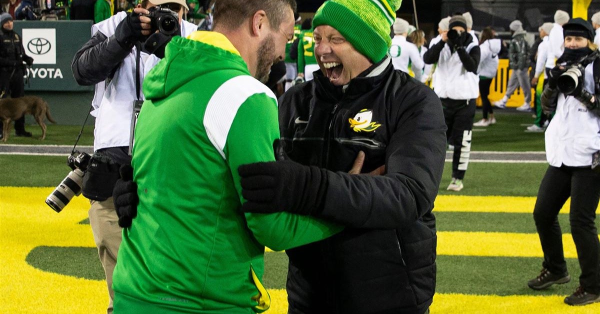 Oregon set to extend athletic director Rob Mullens along with a pay raise