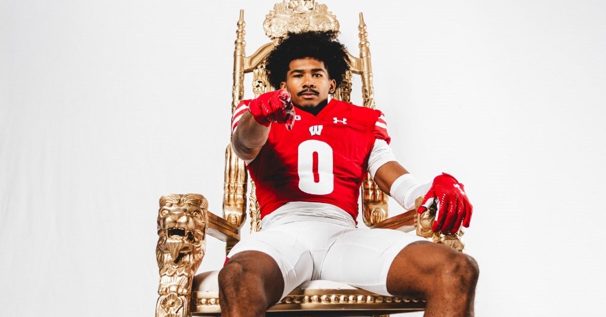 NAIA Standout Dwight Lewis Takes Official Visit to Wisconsin