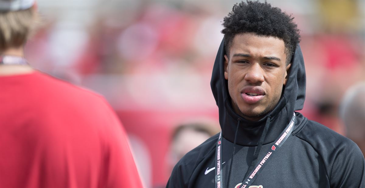 Wide receiver Isaac Smith enters the transfer portal