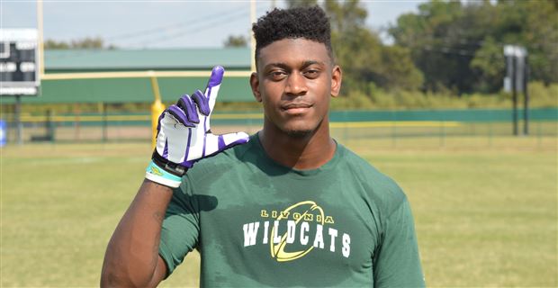 LSU coaches visit with Patrick Queen