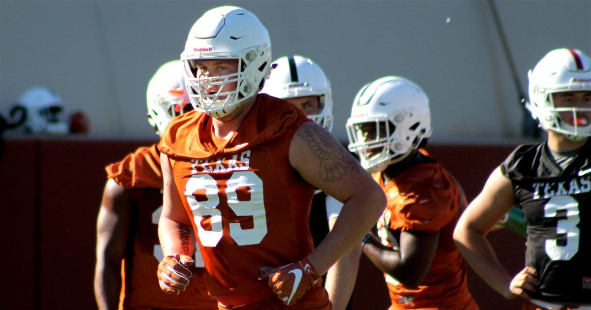 Texas DE Rob Cummins enters transfer portal