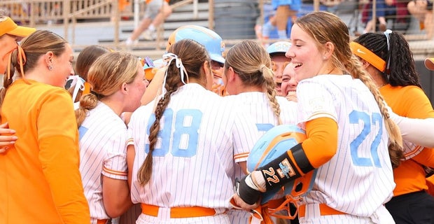 Lady Vols sweep LSU for 23-0 start