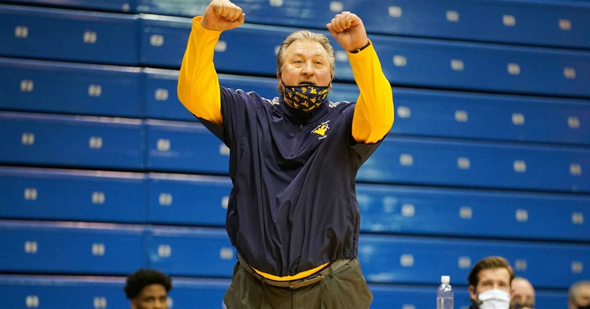 Huggins: Players 'ought to have an opportunity' to go home