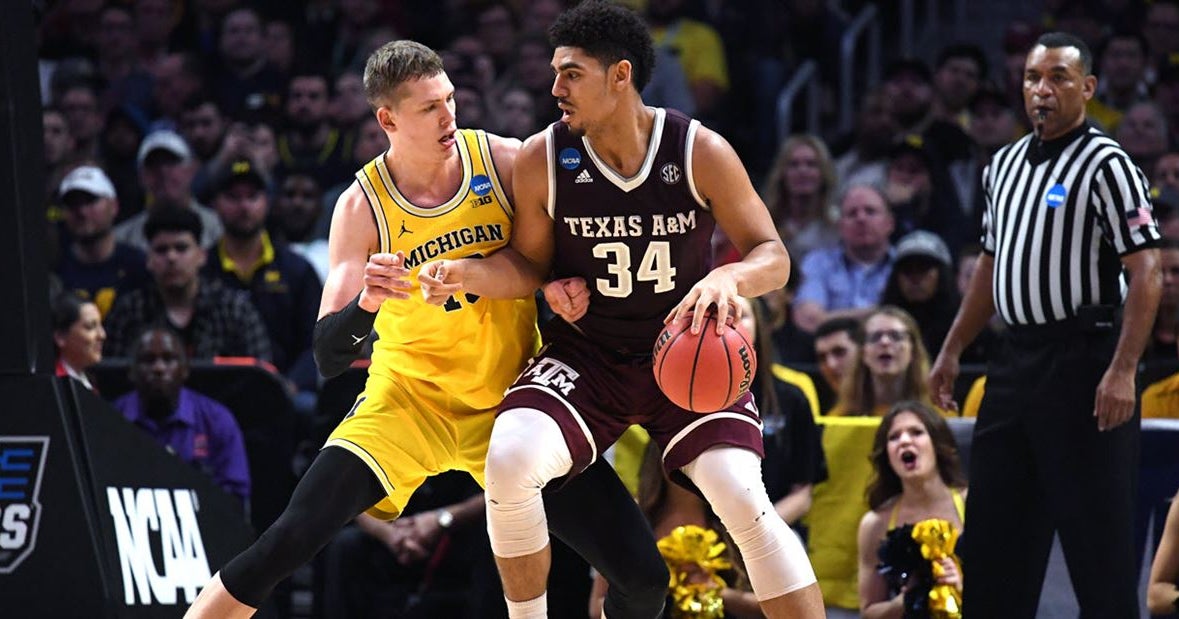 Red-hot Michigan ends A&M's NCAA Tournament run