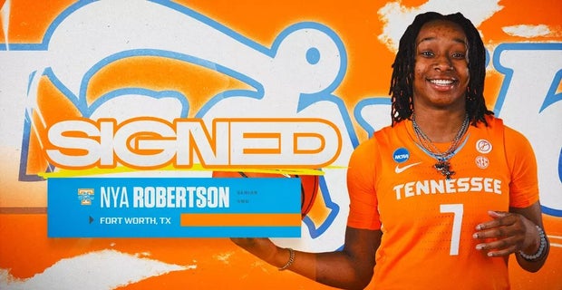 Nya Robertson officially inks Lady Vols paperwork