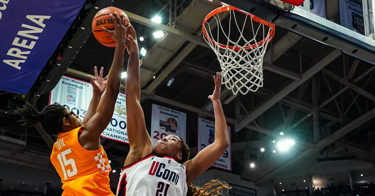 Lady Vols show spark but get snuffed at UConn