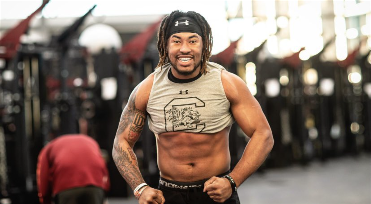 Get to know Debo Williams: Linebacker talks nickname, bond with Lloyd