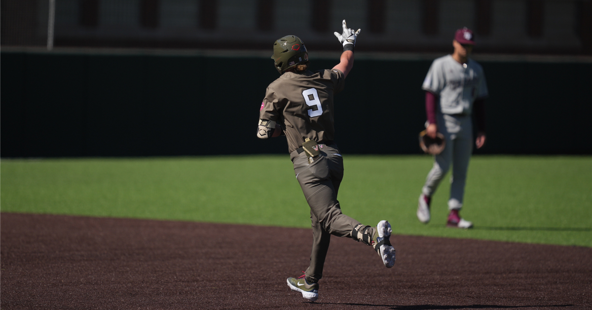 Power surge leads Vandy to sweep of Texas A&M