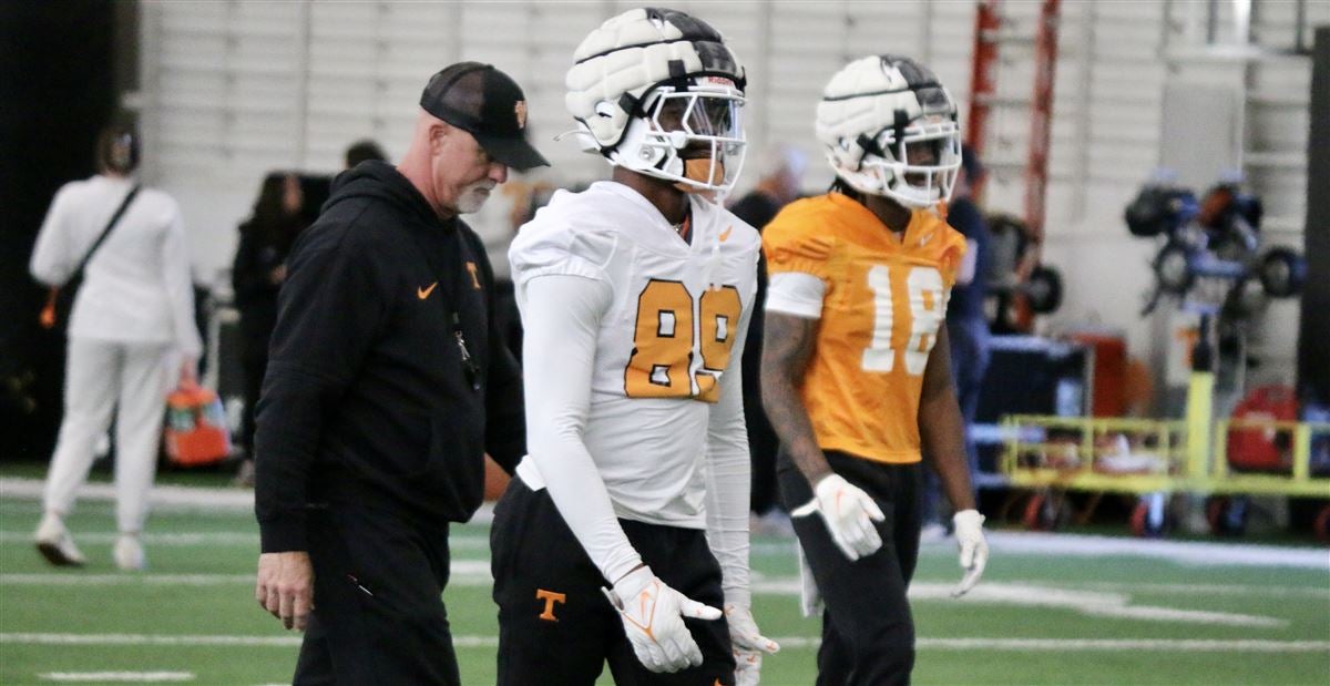 Mike Matthews gives up ‘first love’ of hoops for five-star football ...