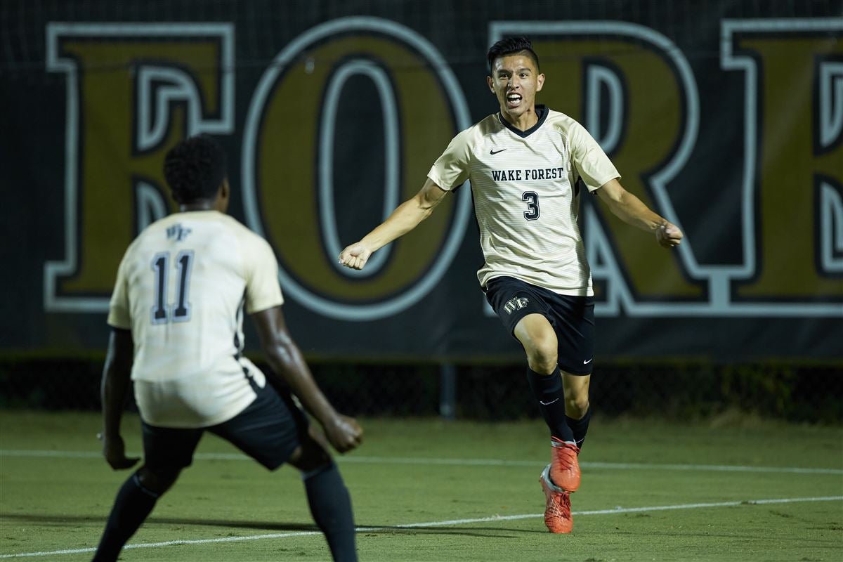 No. 4 Wake Forest Men's Soccer defeats No. 15 UCF 2-1
