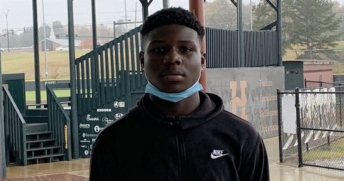 2022 WR Chris Bell hopes to see his recruitment pick up