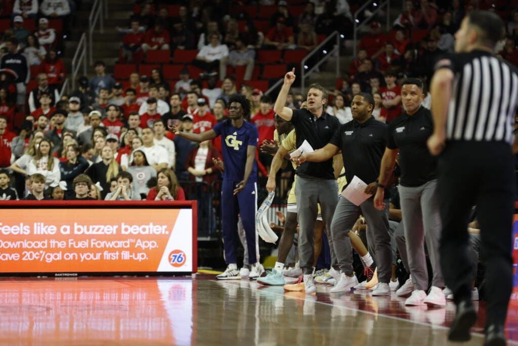 Georgia Tech Disappears in Final 8 Minutes of 79-67 Louisville Win