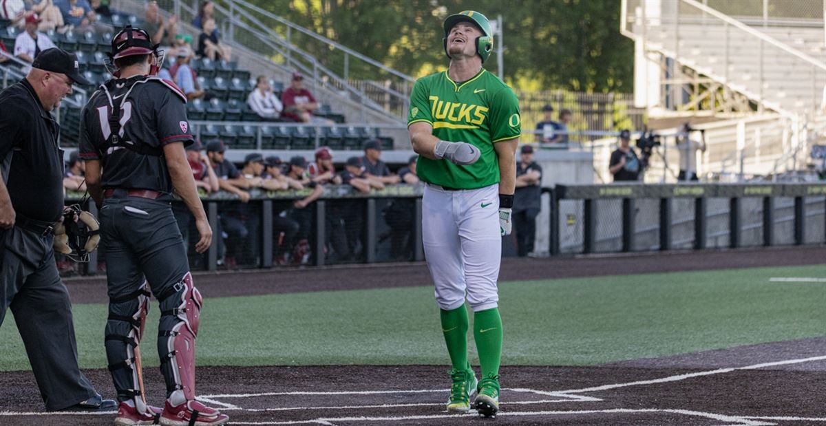 Photos from No. 20 Oregon's sweep over Washington State