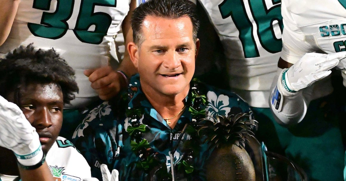 WATCH: Coastal Carolina coach Tim Beck chugs a full beer live on TV ...