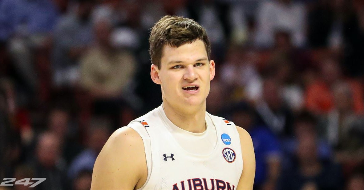 Auburn's Walker Kessler on Hubert Davis and UNC's NCAA Tournament Run