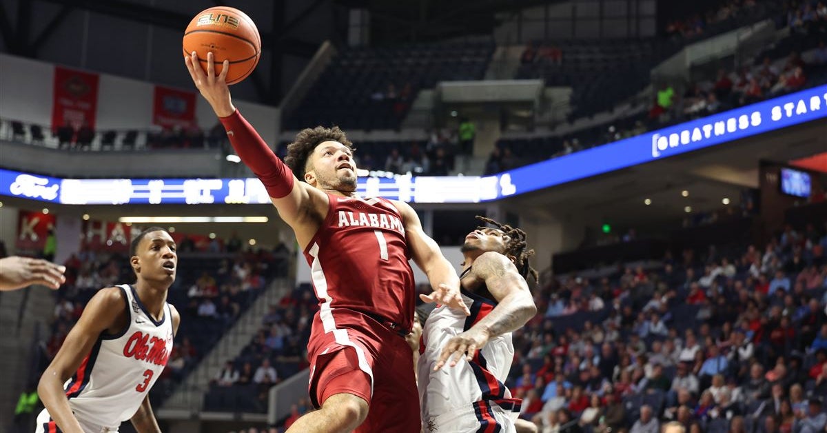 Alabama guard Mark Sears earns first-team All-SEC honor from coaches