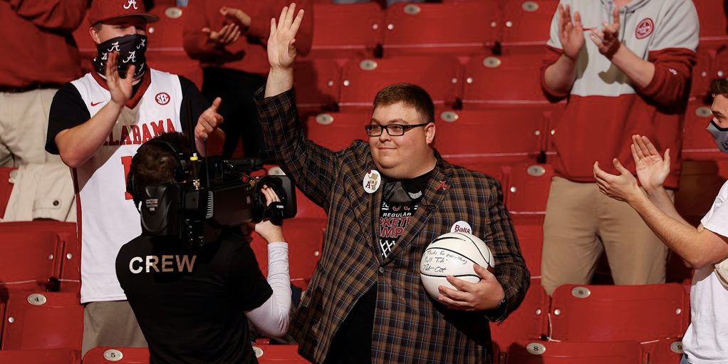 Late Alabama superfan Luke Ratliff memorialized at Coleman Coliseum