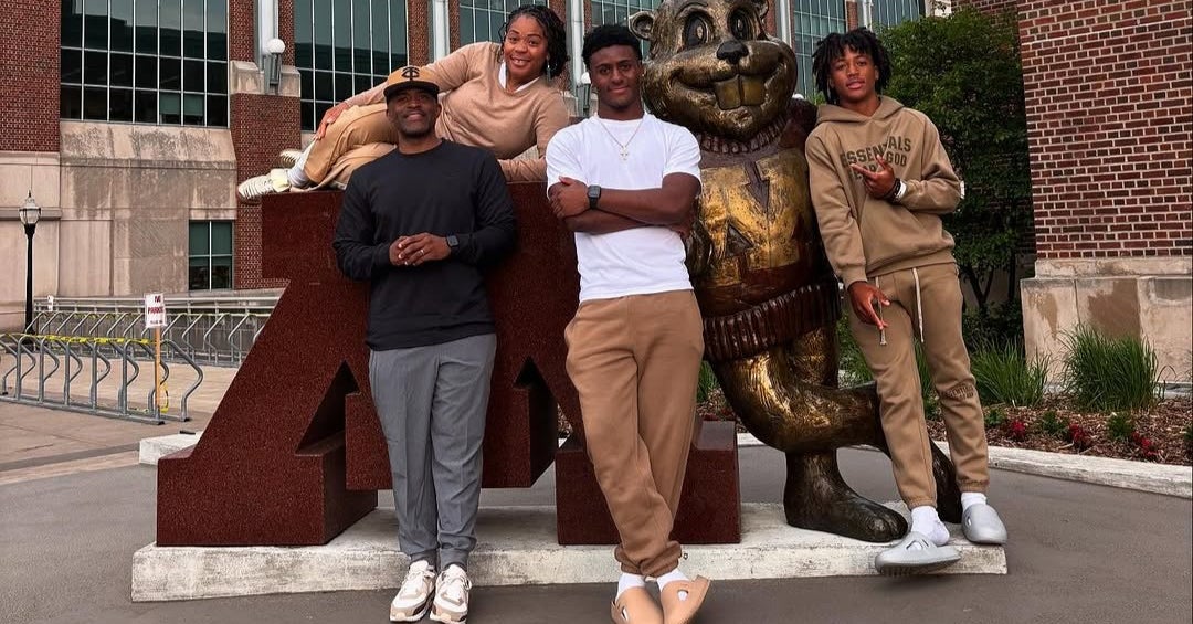 CB Justin Hopkins shuts his recruitment down completely and is firm ...