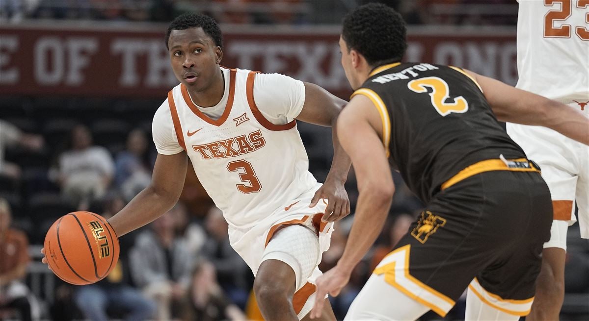 Texas' Max Abmas moves past Larry Bird on Division I all-time scoring list