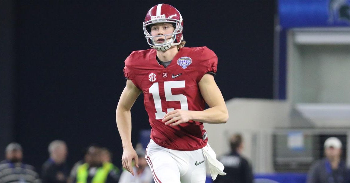 Alabama players volunteer at Jeremiah Castille Character Camp