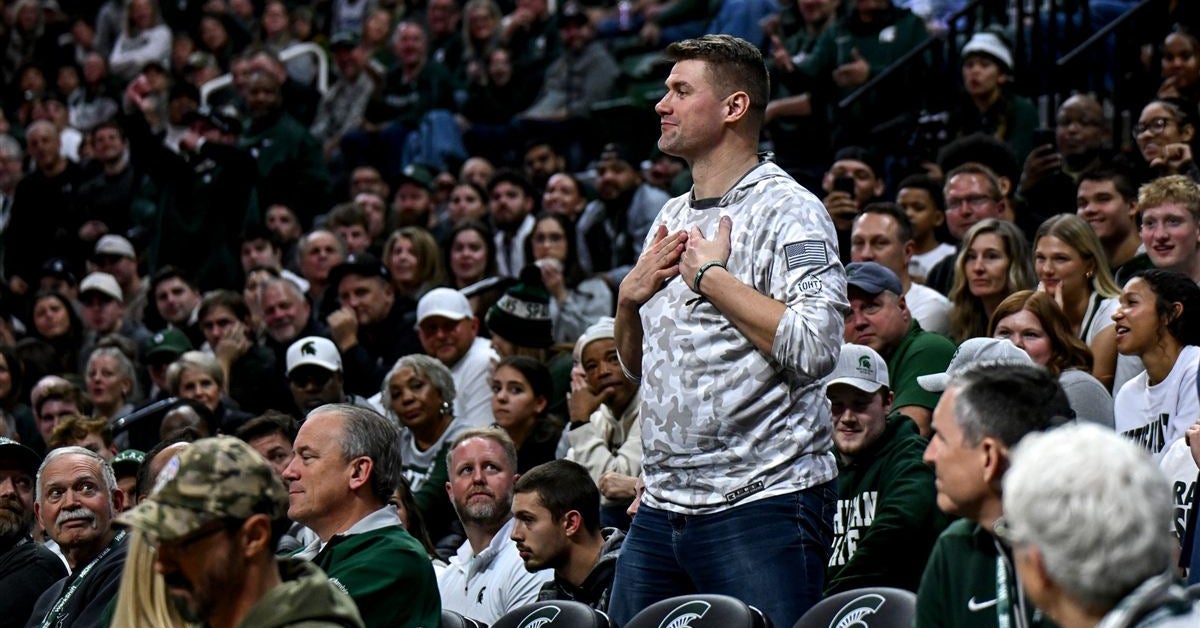 Former Michigan State star Paul Davis apologizes after being ejected ...