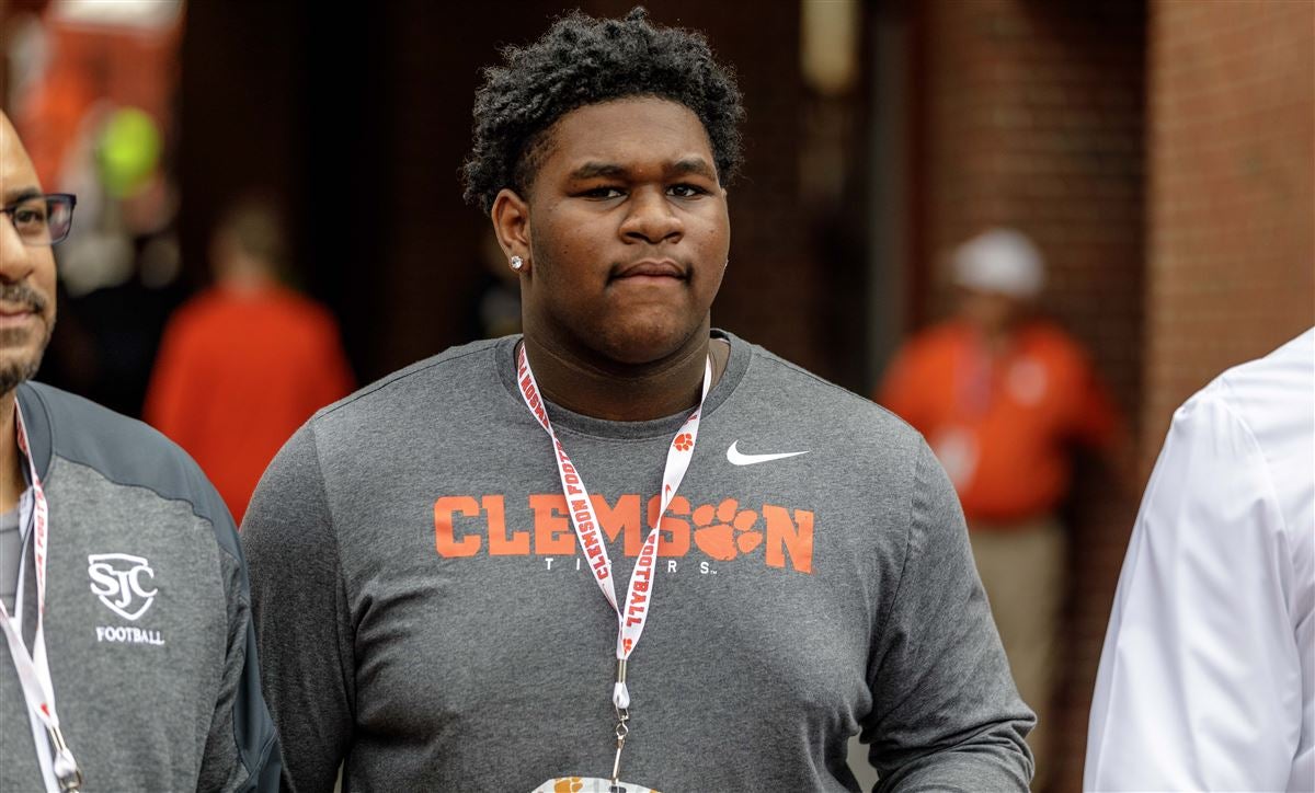 Nation's No. 3 DT Tre Williams chooses Clemson over Ohio State