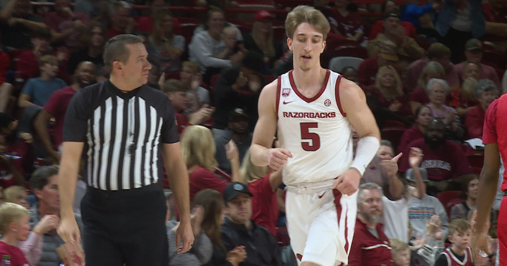 Joseph Pinion flashes 3-and-D capability in Hogs' exhibition win