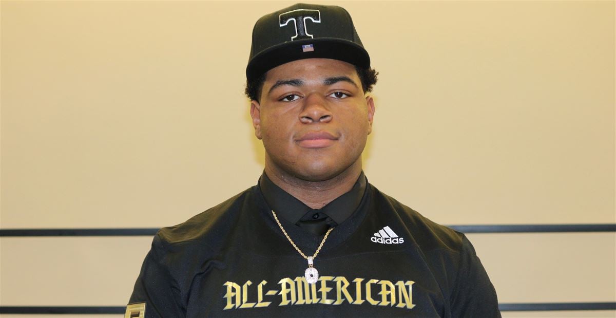 Omari Thomas commits to Vols, ready to 'put on for the state'