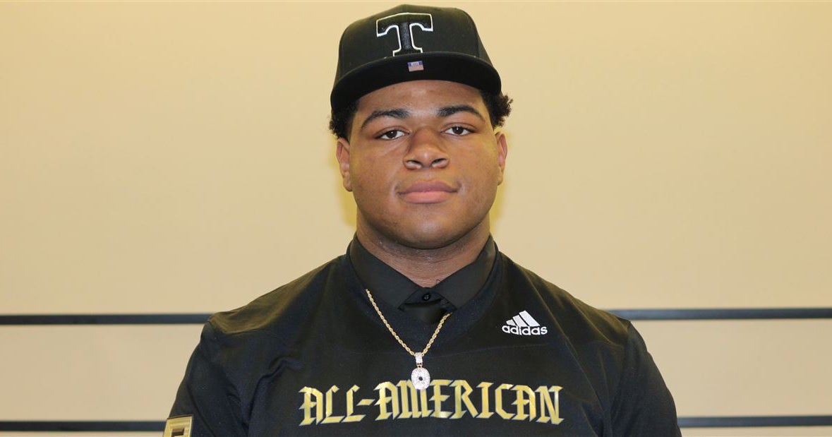Omari Thomas commits to Vols, ready to 'put on for the state'
