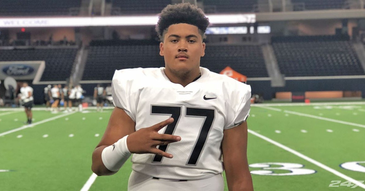 Four-star OL Nathaniel Kalepo recruiting for the Huskies