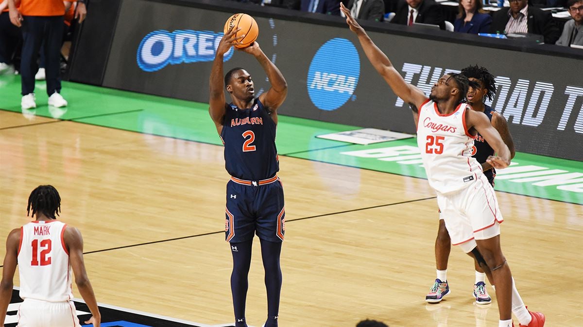 Auburn PF Jaylin Williams enters NBA Draft while retaining eligibility