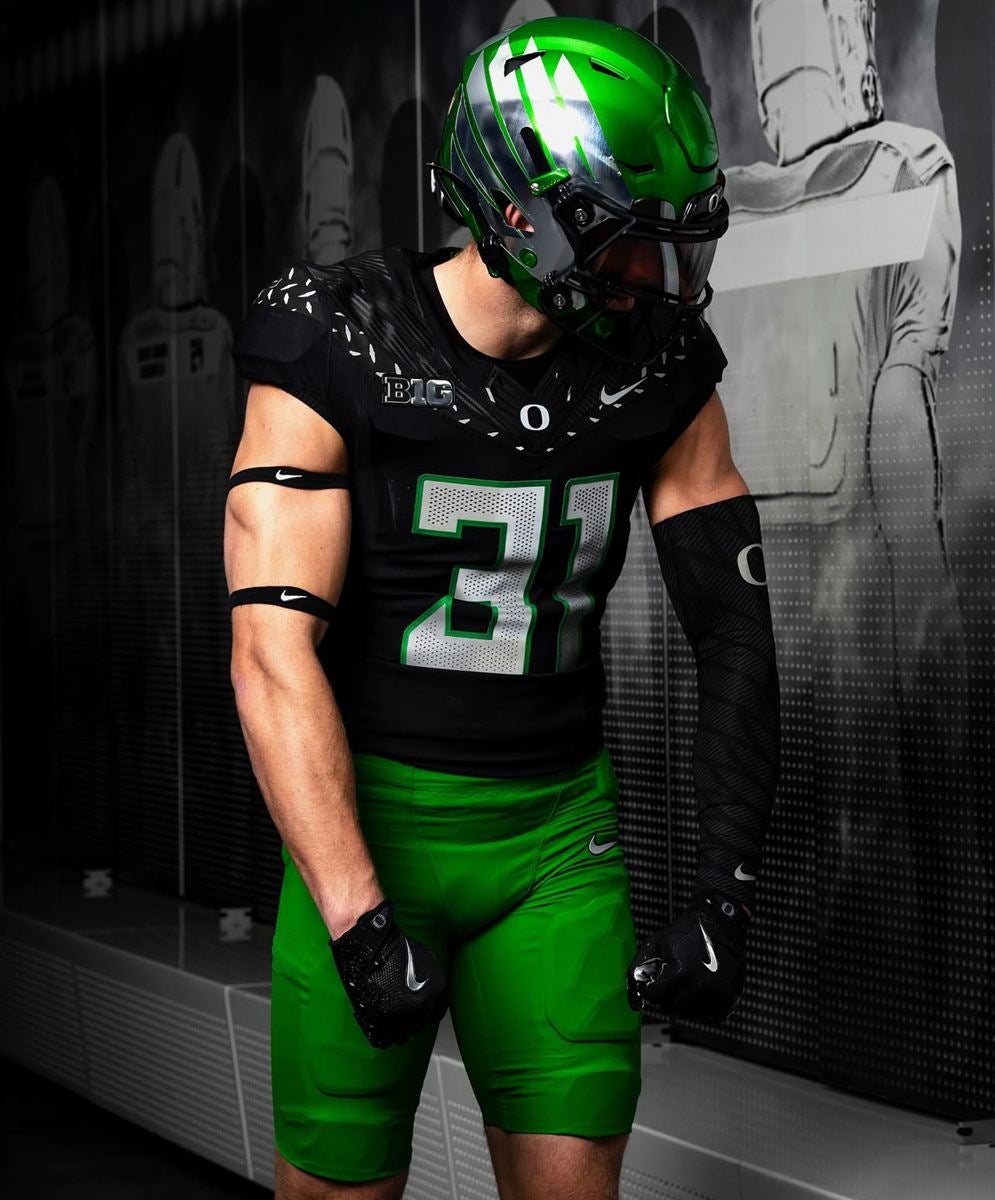 Oregon football reveals uniforms ahead of Saturday's Top 7 showdown vs ...